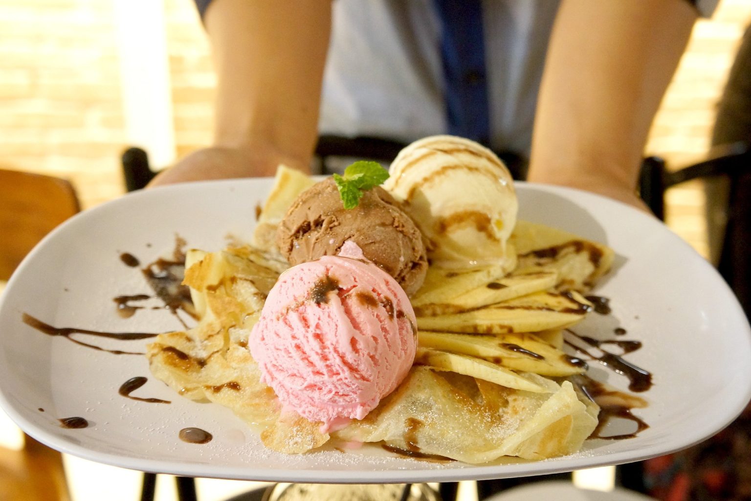 Restoran ice cream & Roti canai special